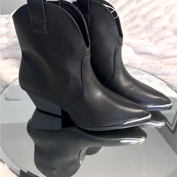 Universal Thread | Shoes | Universal Thread Women Shoes | Poshmark